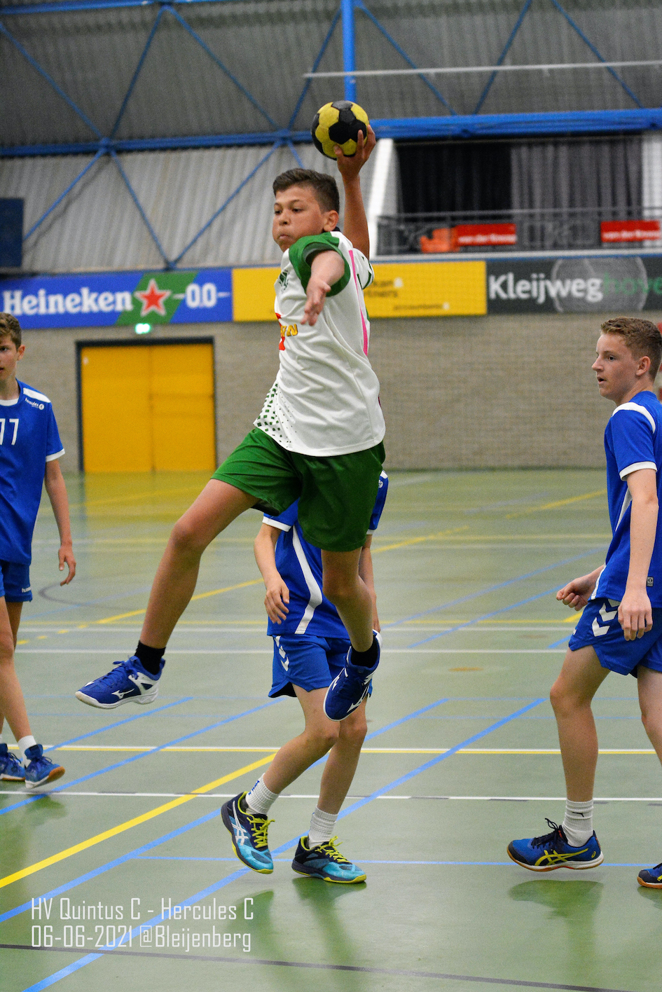 Laatste weekend wedstrijden met publiek - Quintus Handbal