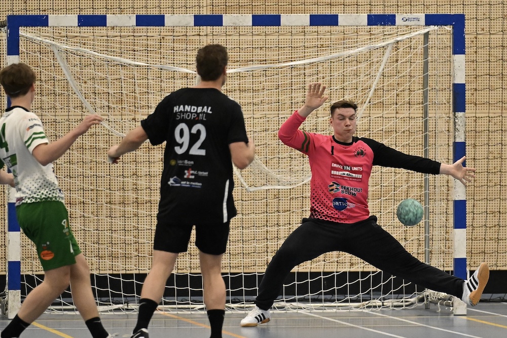 Spektakel vergoedt veel in derby vol spanning en strijdlust - Quintus ...